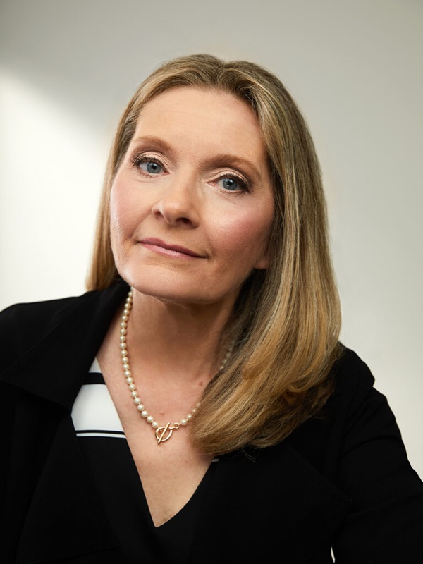 Deanna Watters | People | Paliare Roland